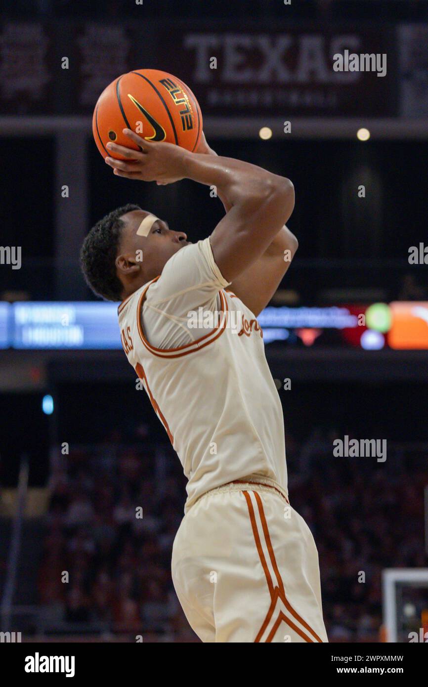 AUSTIN, TX - MARCH 09: Texas Longhorns guard Max Abmas (3) takes a shot ...