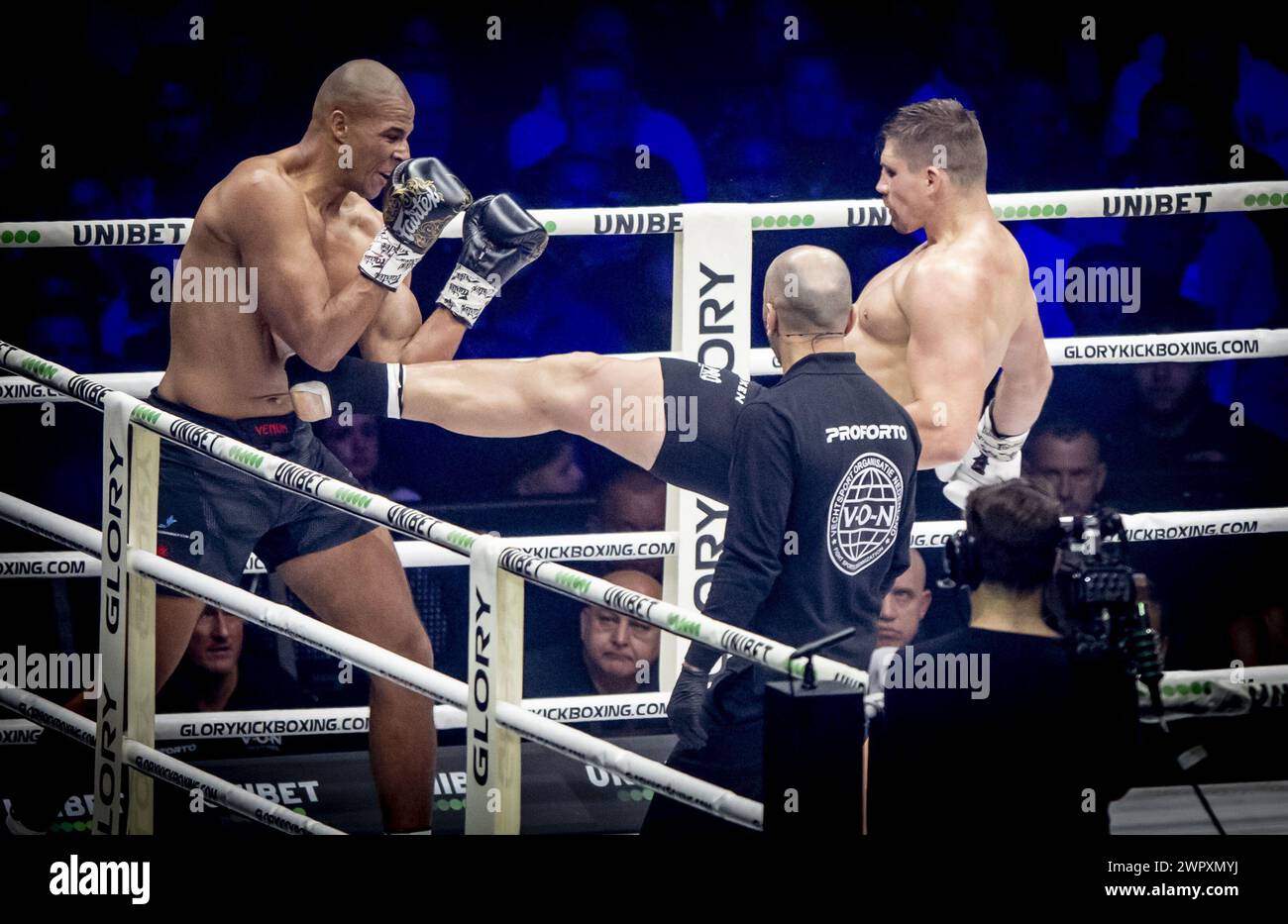 Amateur boxing muscular build hi-res stock photography and images - Alamy