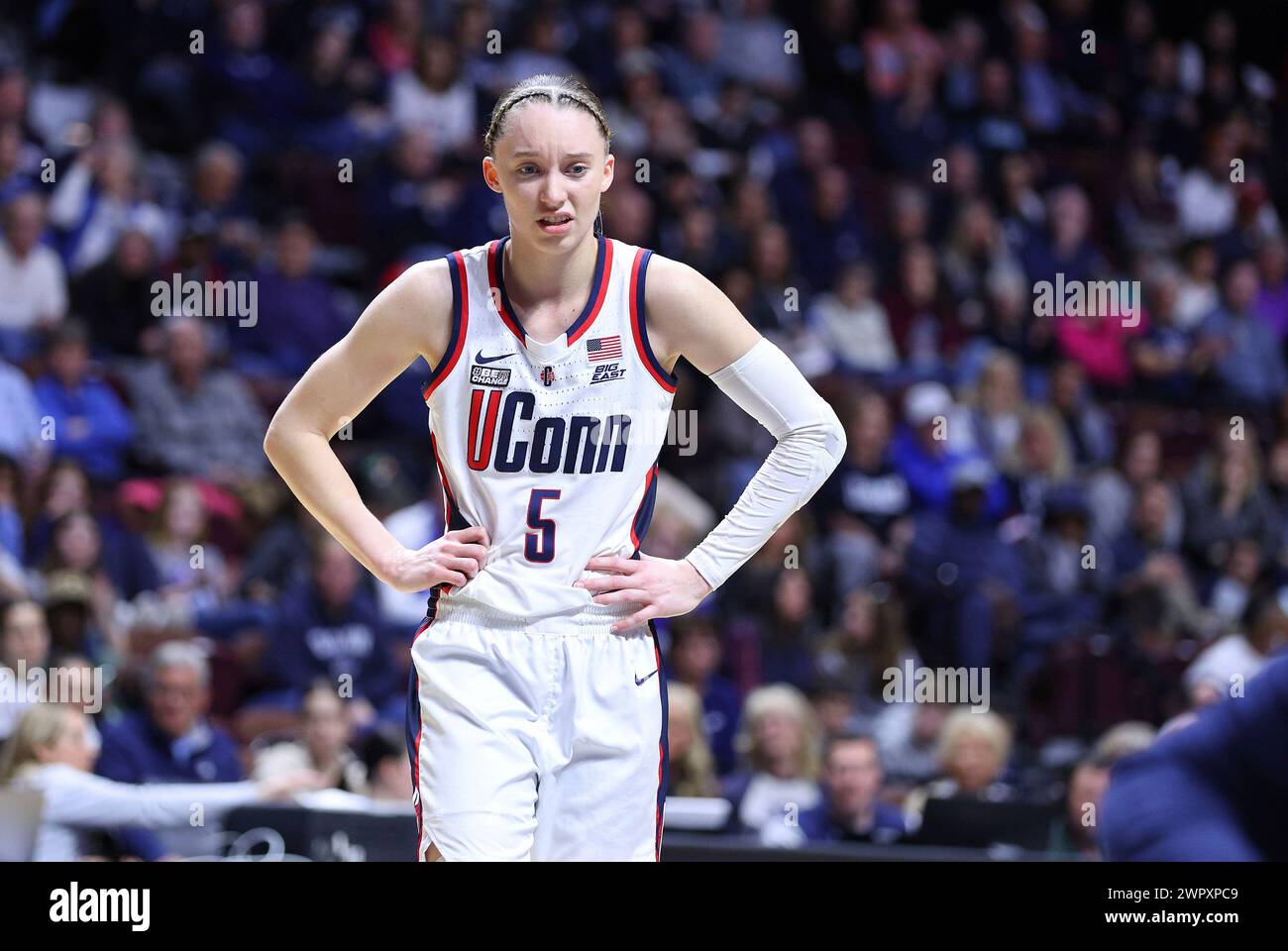 UNCASVILLE, CT - MARCH 09: UConn Huskies guard Paige Bueckers (5 ...