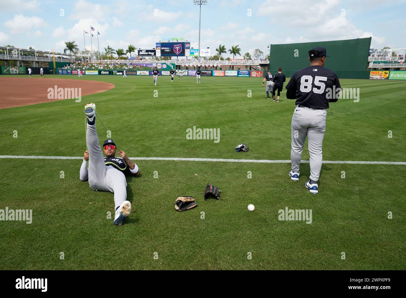 New York Yankees center fielder Everson Pereira stretches as second ...