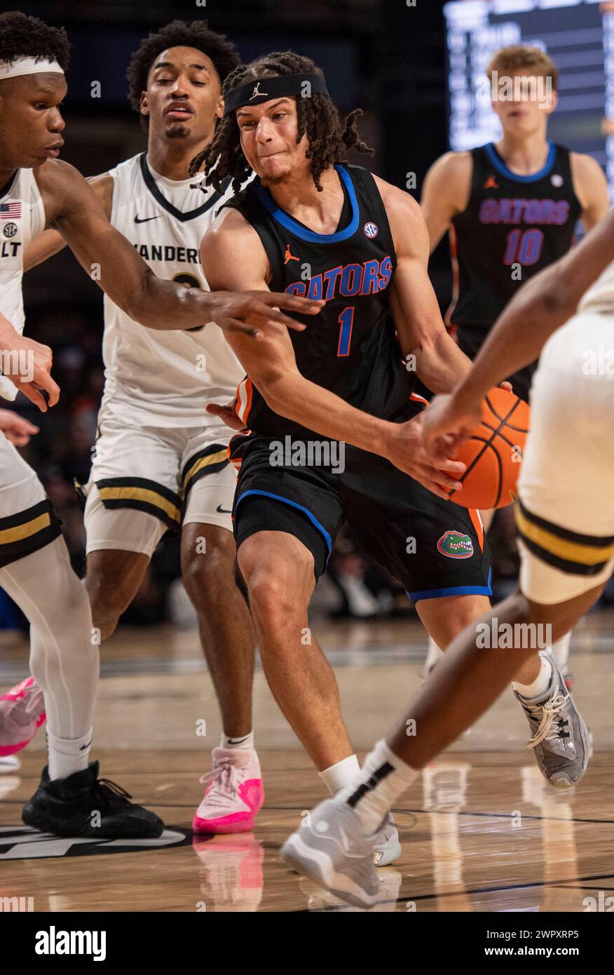 Nashville, Tennessee, USA. 9th Mar, 2024. Florida Gators guard Walter ...