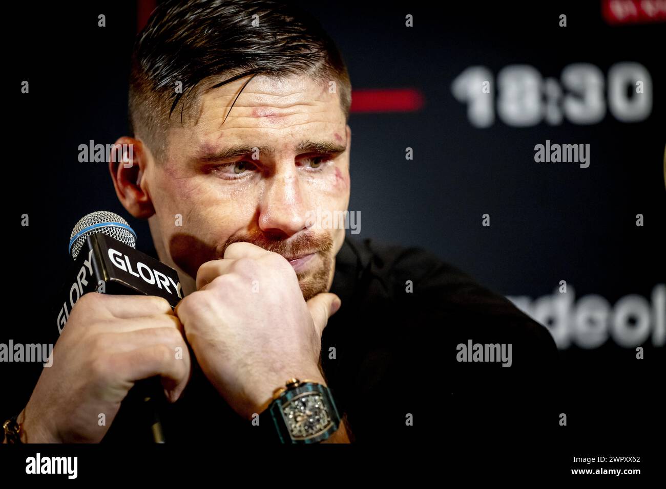 ARNHEM - Kickboxer Rico Verhoevenna his final of the GLORY Heavyweight ...