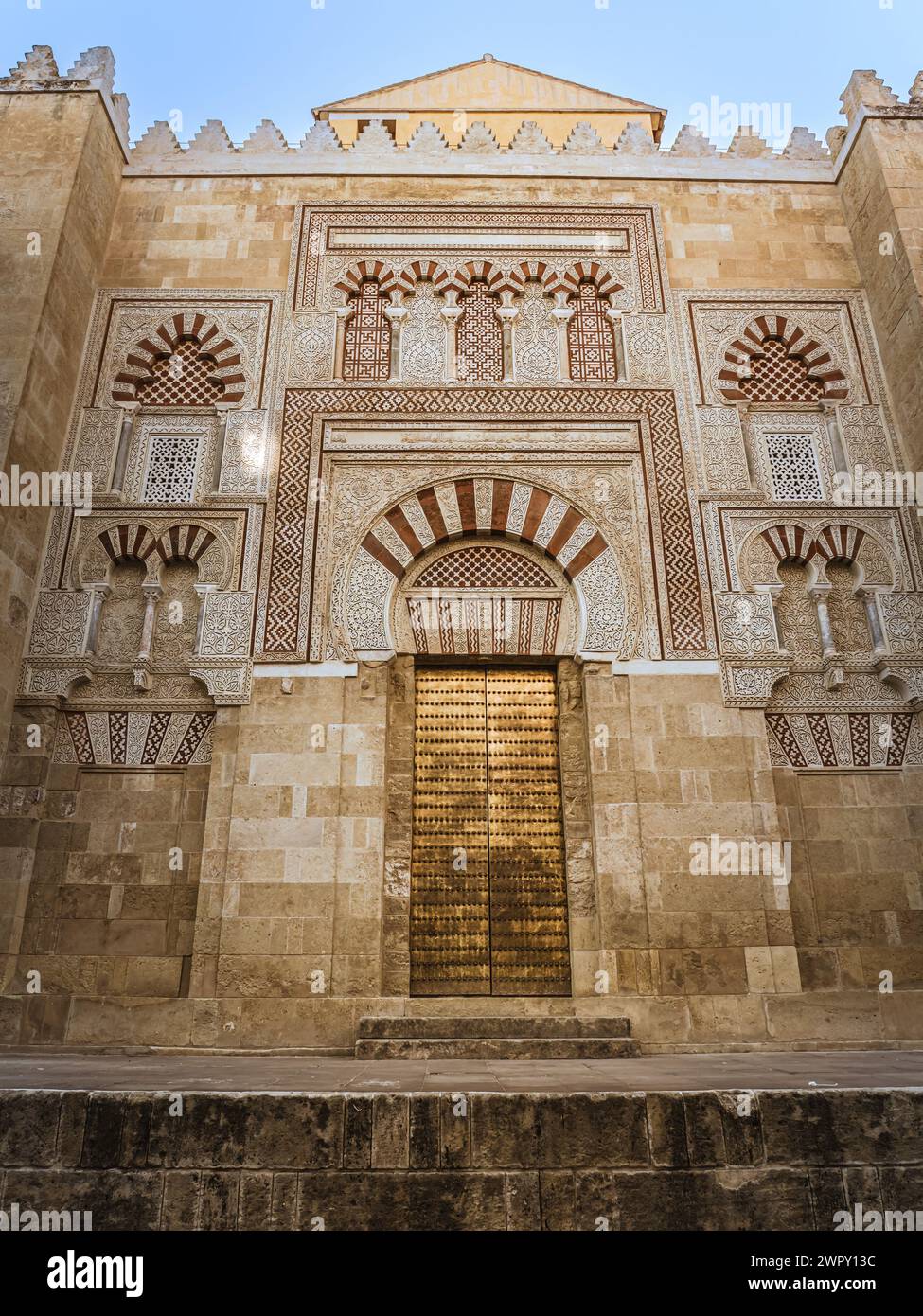 Majestic cathedral mosque hi-res stock photography and images - Alamy