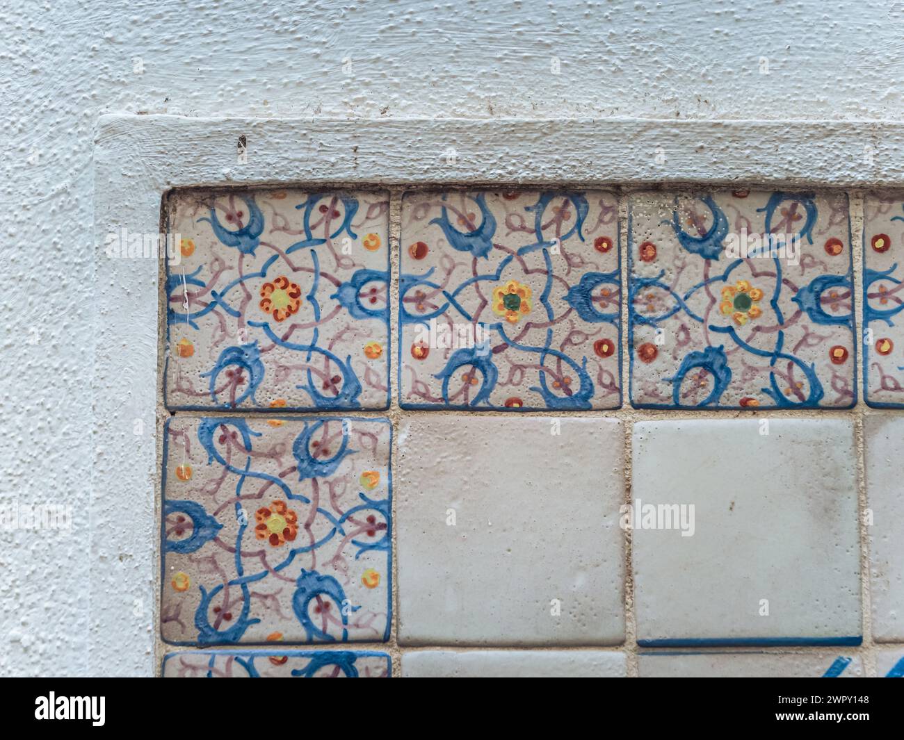 Arabic wallpaper pattern islamic mosaic hi-res stock photography and ...