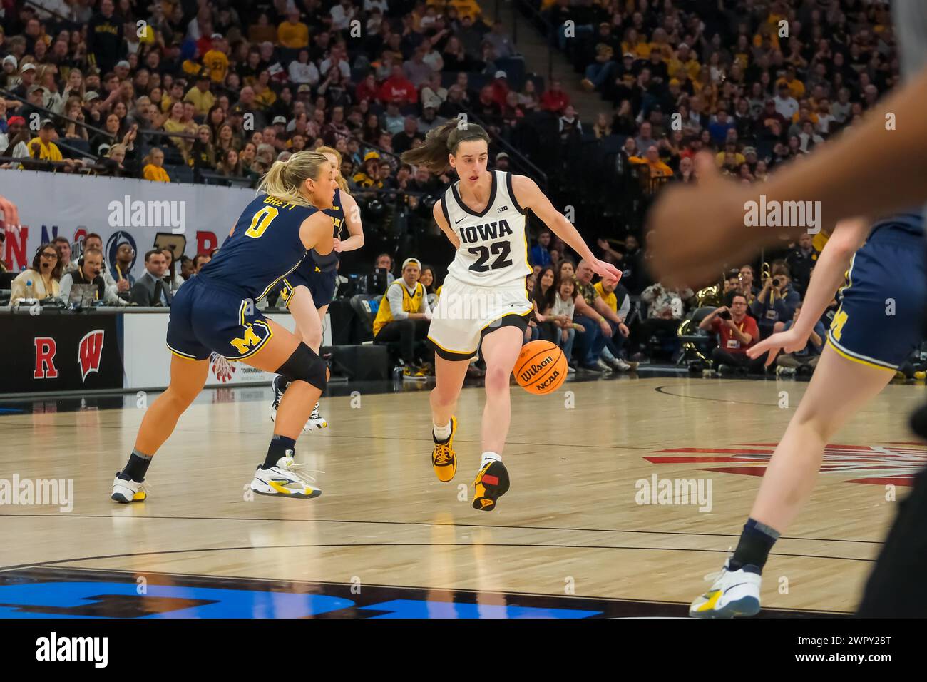 Minneapolis, Minnesota, USA. 9th Mar, 2024. Iowa Hawkeyes guard CAITLIN ...