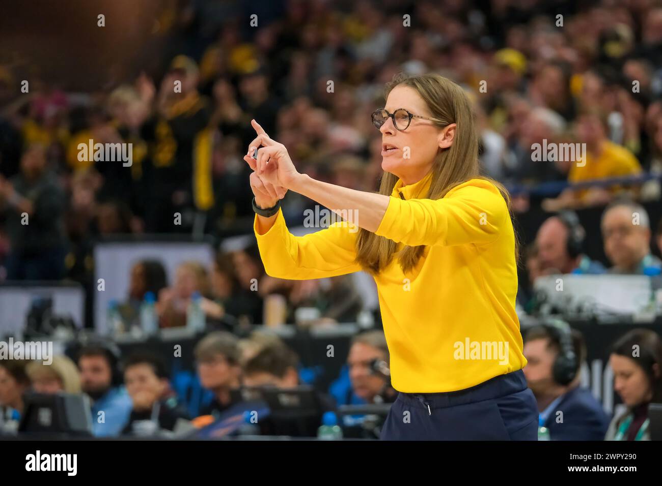 Minneapolis, Minnesota, USA. 9th Mar, 2024. Michigan Wolverines head ...
