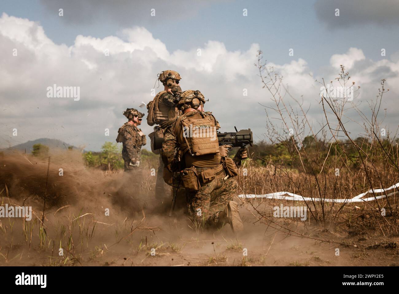 U.S. Marines assigned to Weapons Company, Battalion Landing Team 1/5 ...