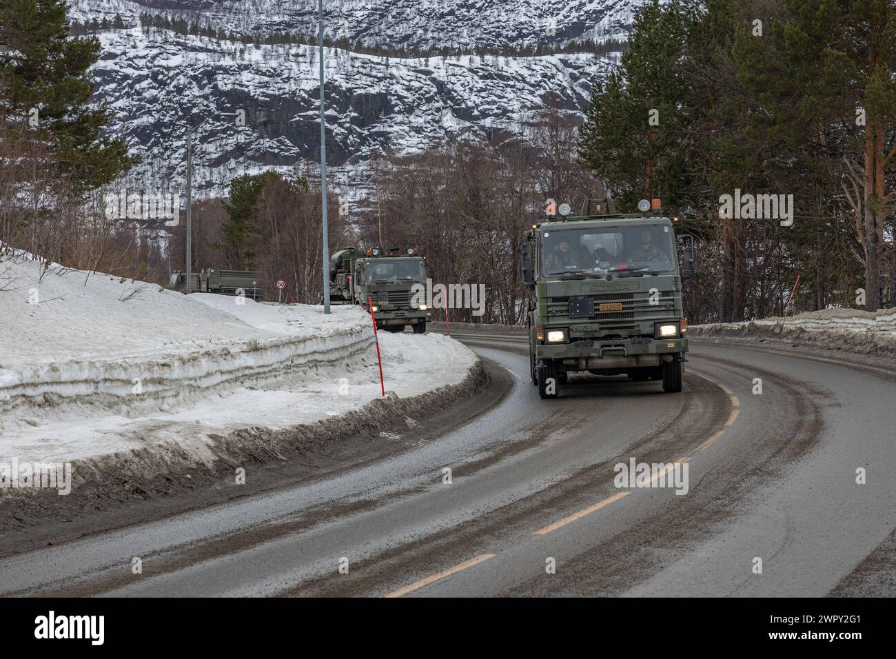 Norwegian soldiers with the Norwegian Armed Forces use Norwegian army ...