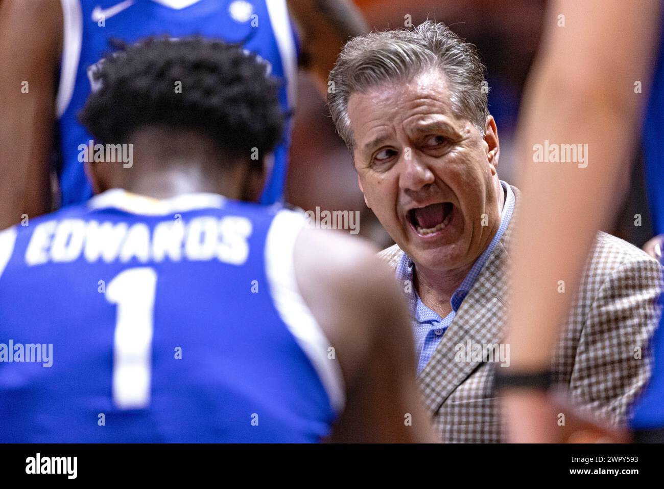 Kentucky head coach John Calipari talks to his players during a timeout ...