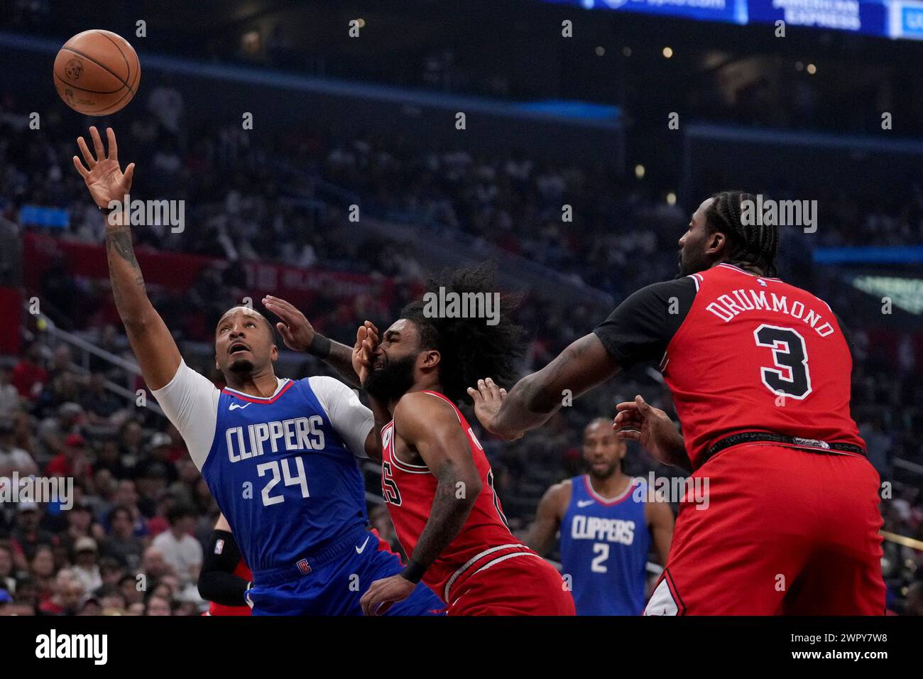 Los Angeles Clippers guard Norman Powell (24) shoots against Chicago ...