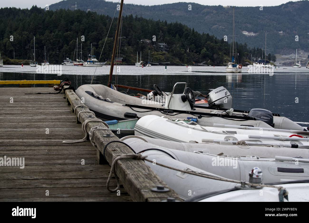 Rubber dinghies hi-res stock photography and images - Alamy