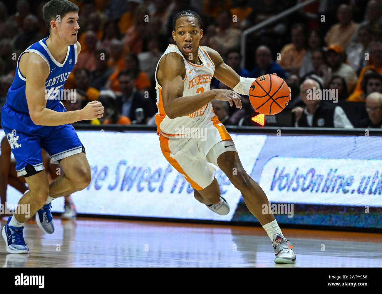 KNOXVILLE, TN - MARCH 09: Tennessee Volunteers guard Jordan Gainey (2 ...