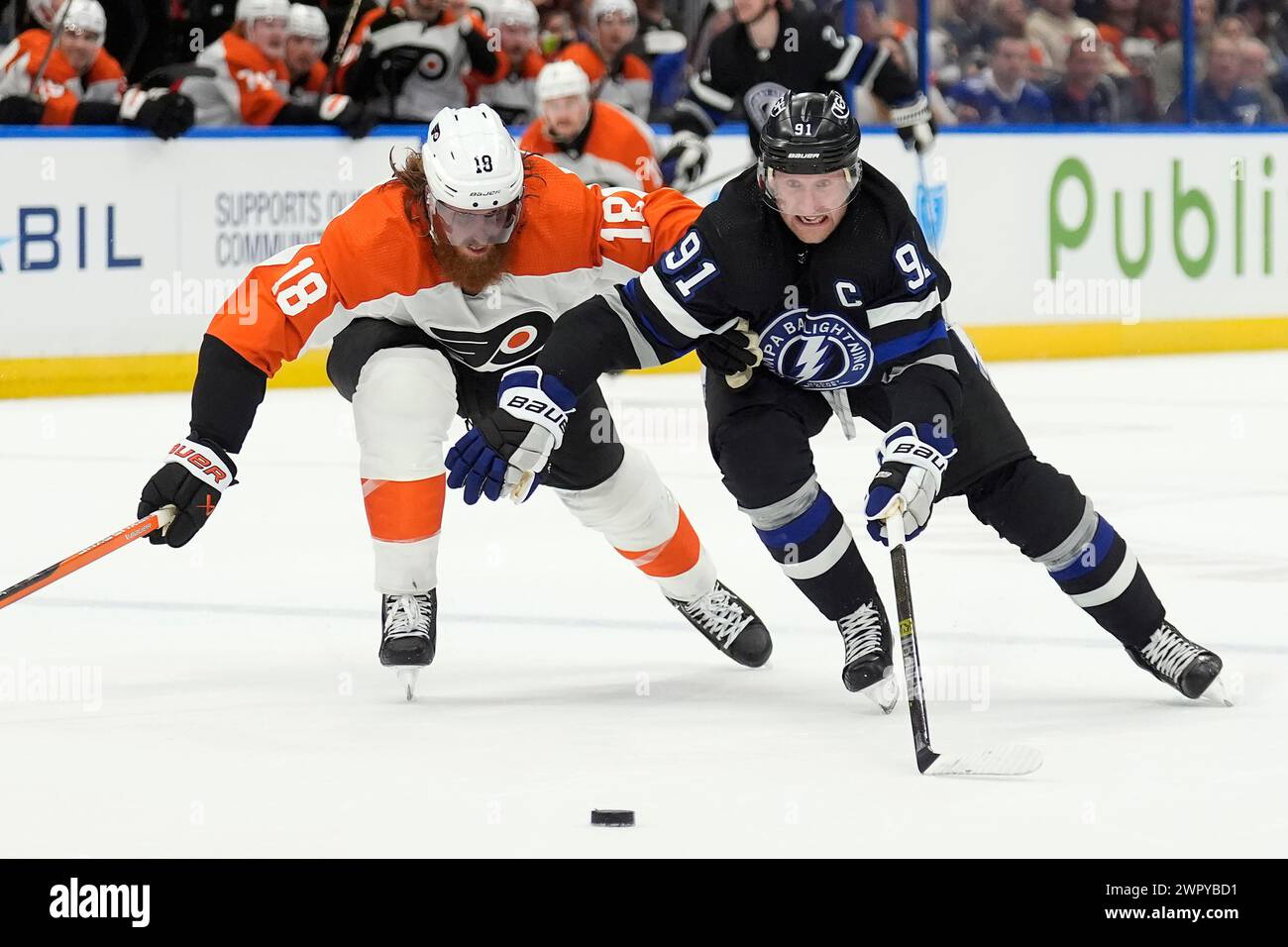 Tampa Bay Lightning center Steven Stamkos (91) beats Philadelphia ...
