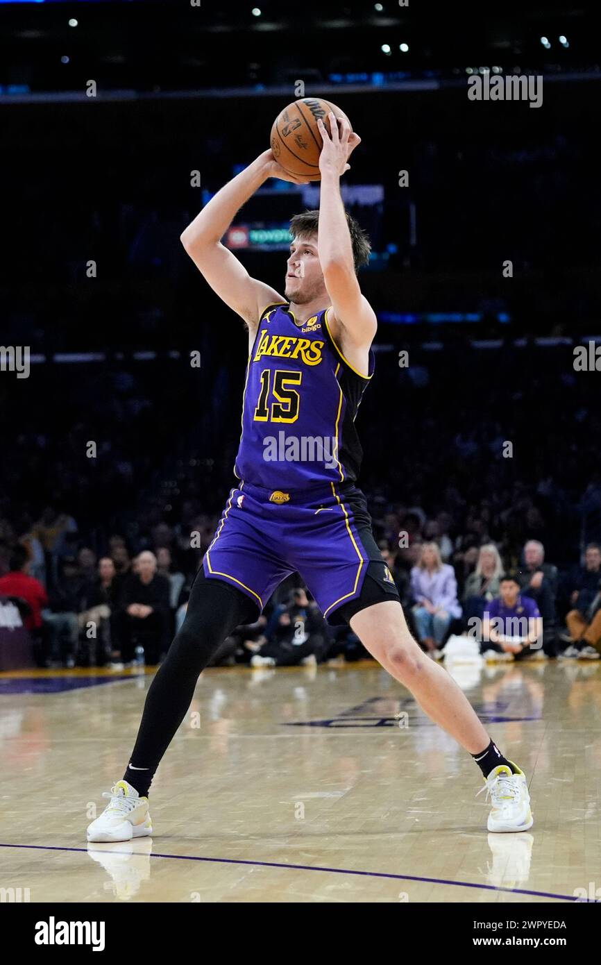 Los Angeles Lakers guard Austin Reaves (15) shoots during the first ...
