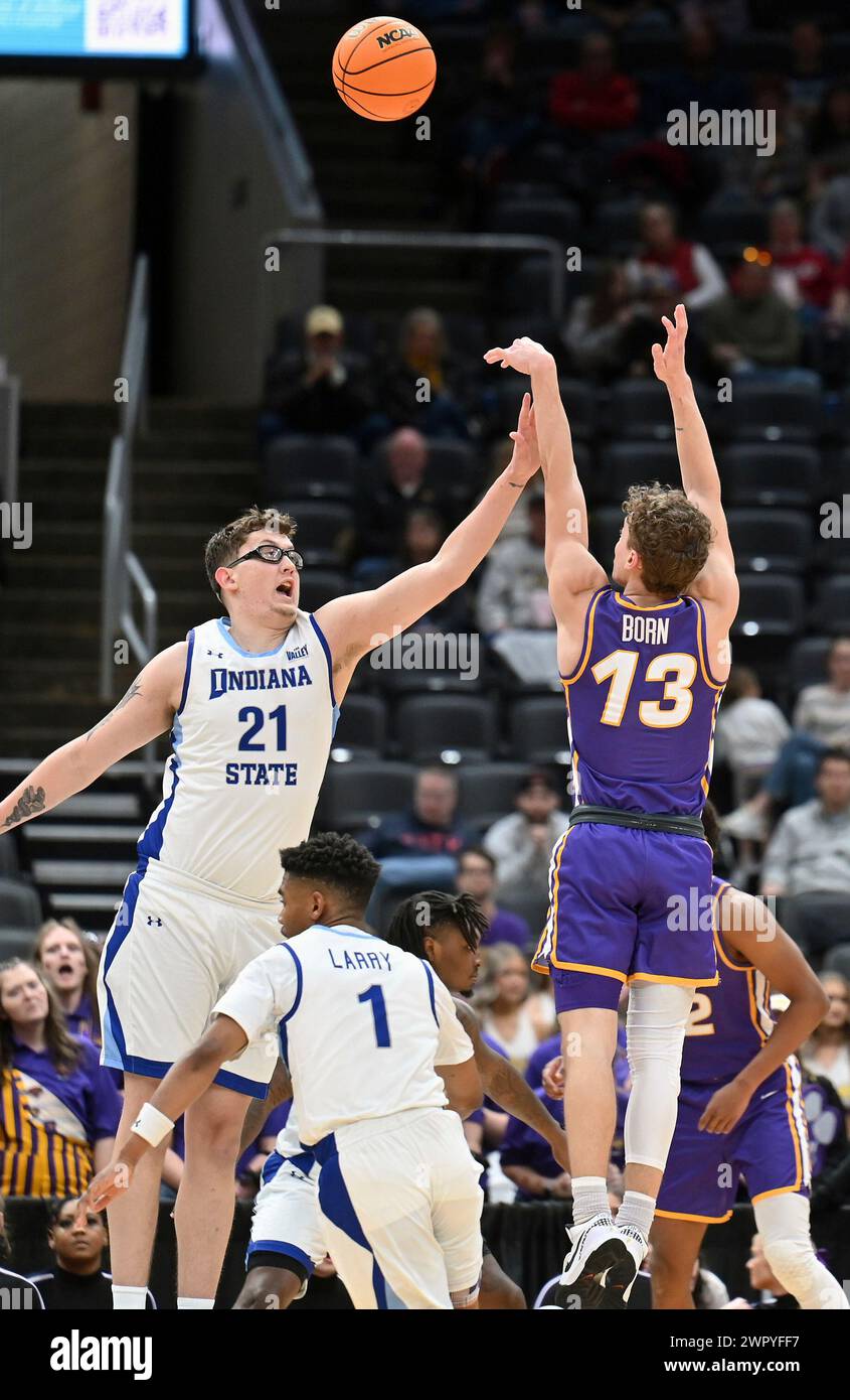 ST. LOUIS, MO - MARCH 09: Indiana State center Robbie Avila (21 ...