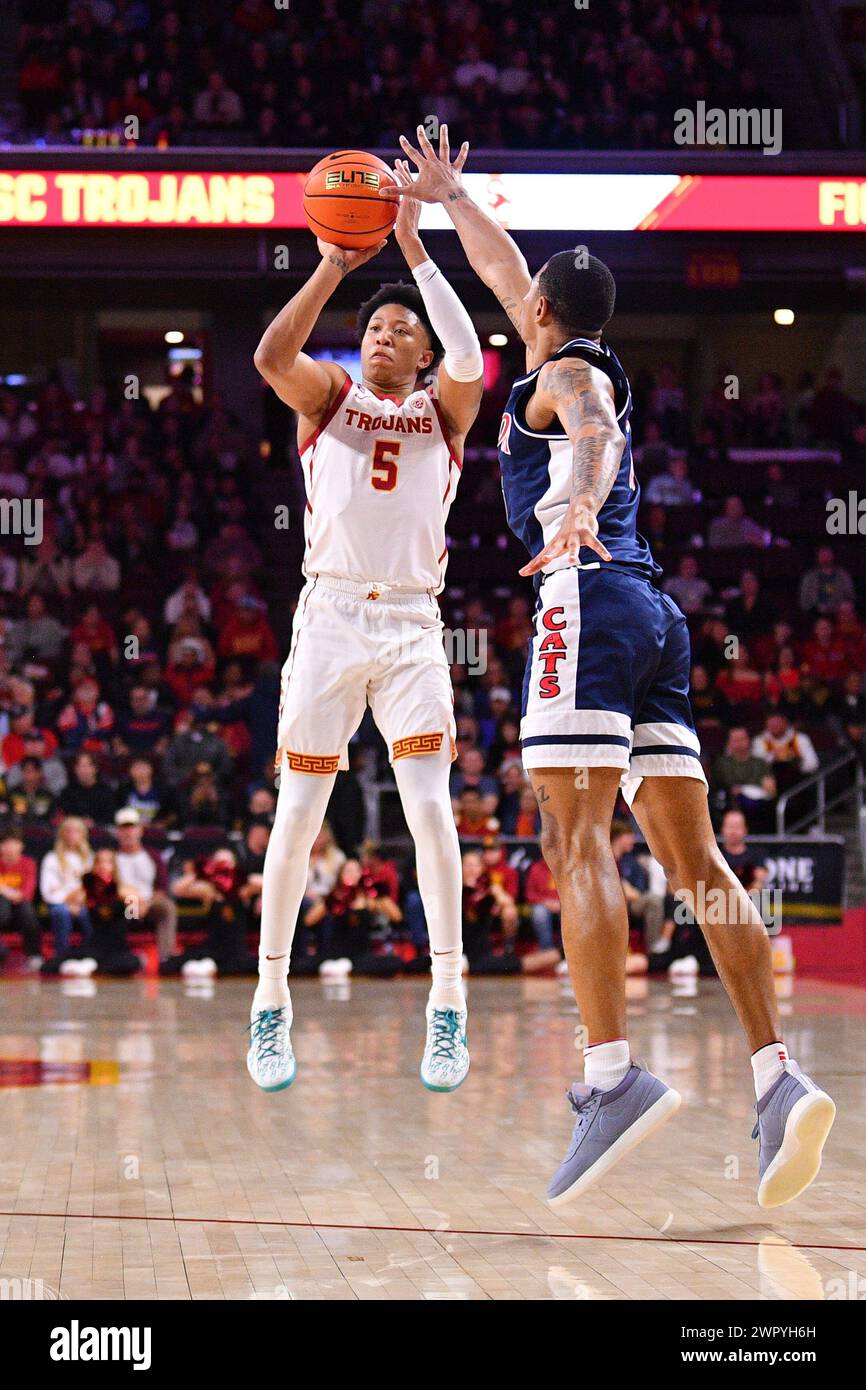LOS ANGELES, CA - MARCH 09: USC Trojans guard Boogie Ellis (5) shoots a ...