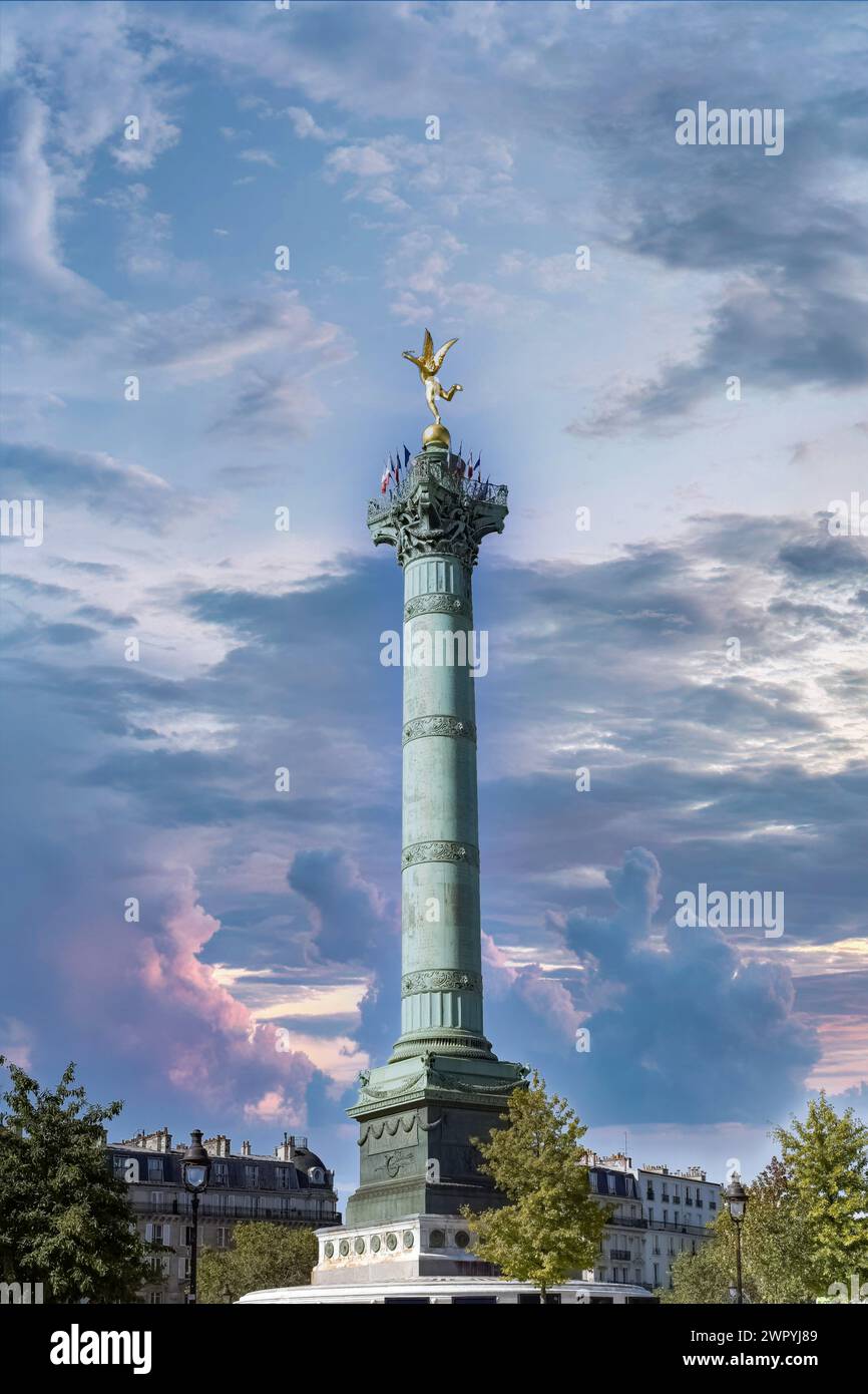 Paris, place de la Bastille, column with statue of the golden angel ...