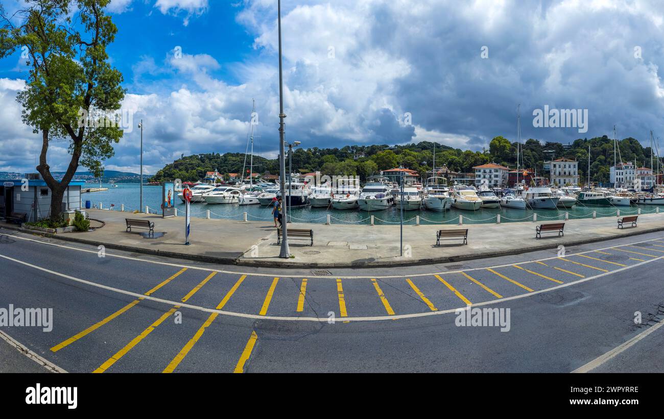 Tarabya Harbour Istanbul Stock Photo - Alamy