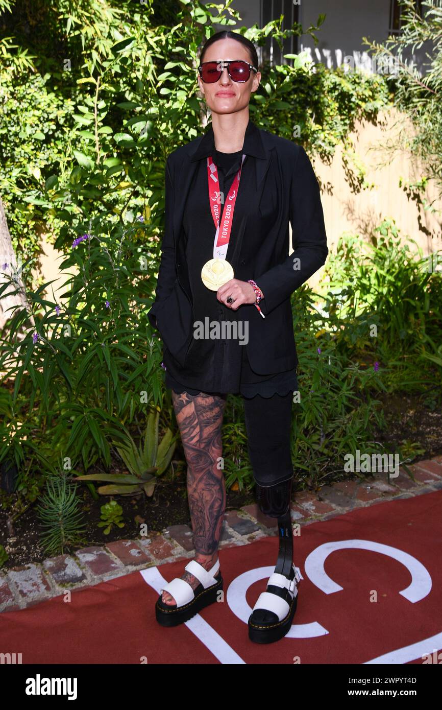 Beverly Hills, USA. 09th Mar, 2024. Ellie Marks walking on the red ...