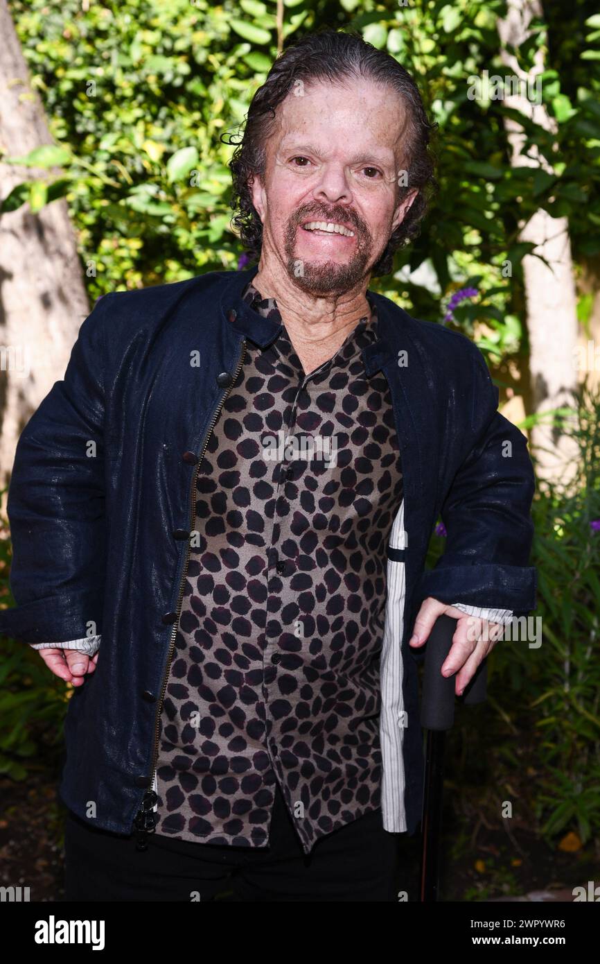 Beverly Hills, USA. 09th Mar, 2024. Douglas Farrell walking on the red ...