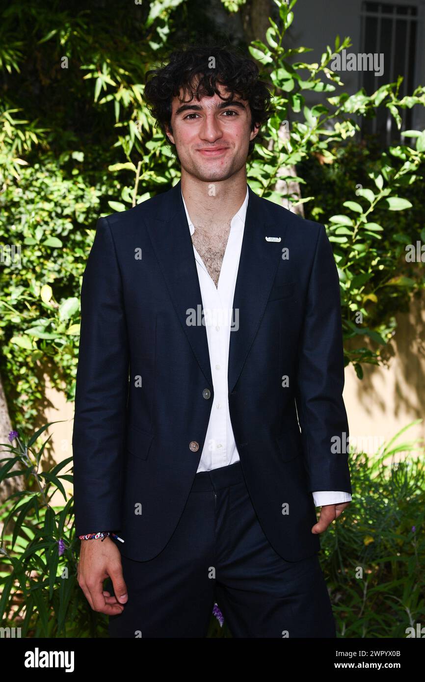 Beverly Hills, USA. 09th Mar, 2024. Ezra French walking on the red ...
