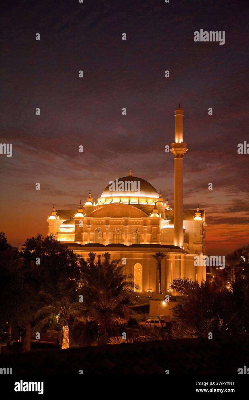 Hamad bin Jassim bin Jaber Al Thani Mosque, evening illumination, Qatar ...