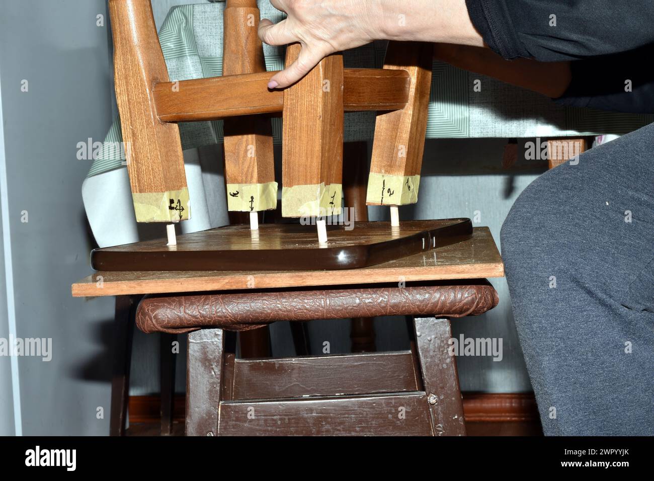 Assembled wooden chair hi-res stock photography and images - Alamy