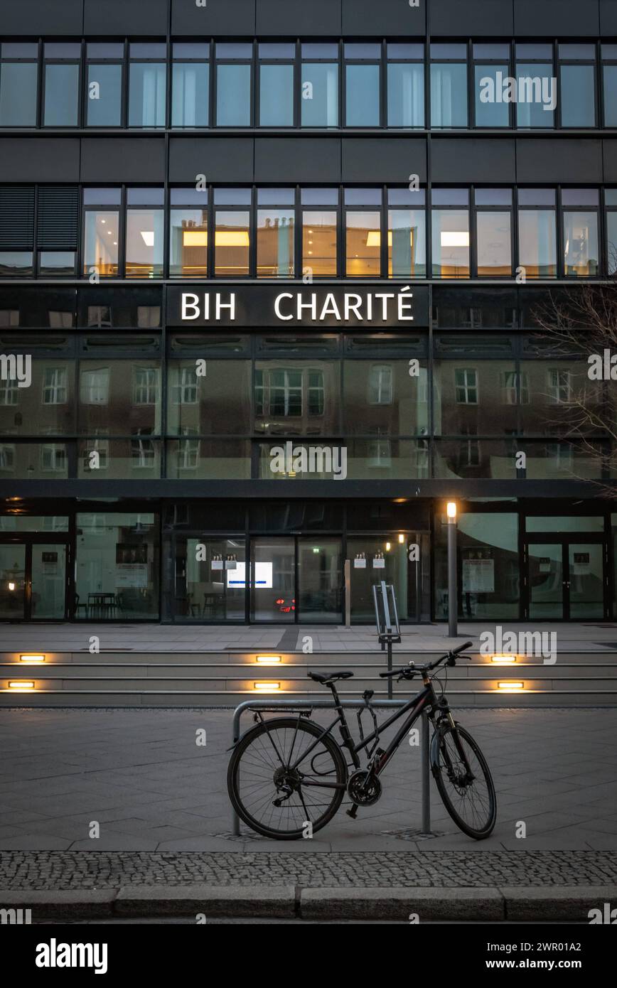 Berlin Mitte , Universitätsklinikum CharitÃ / Charite Campus Mitte Luisenstraße - 10.03.2024 ...