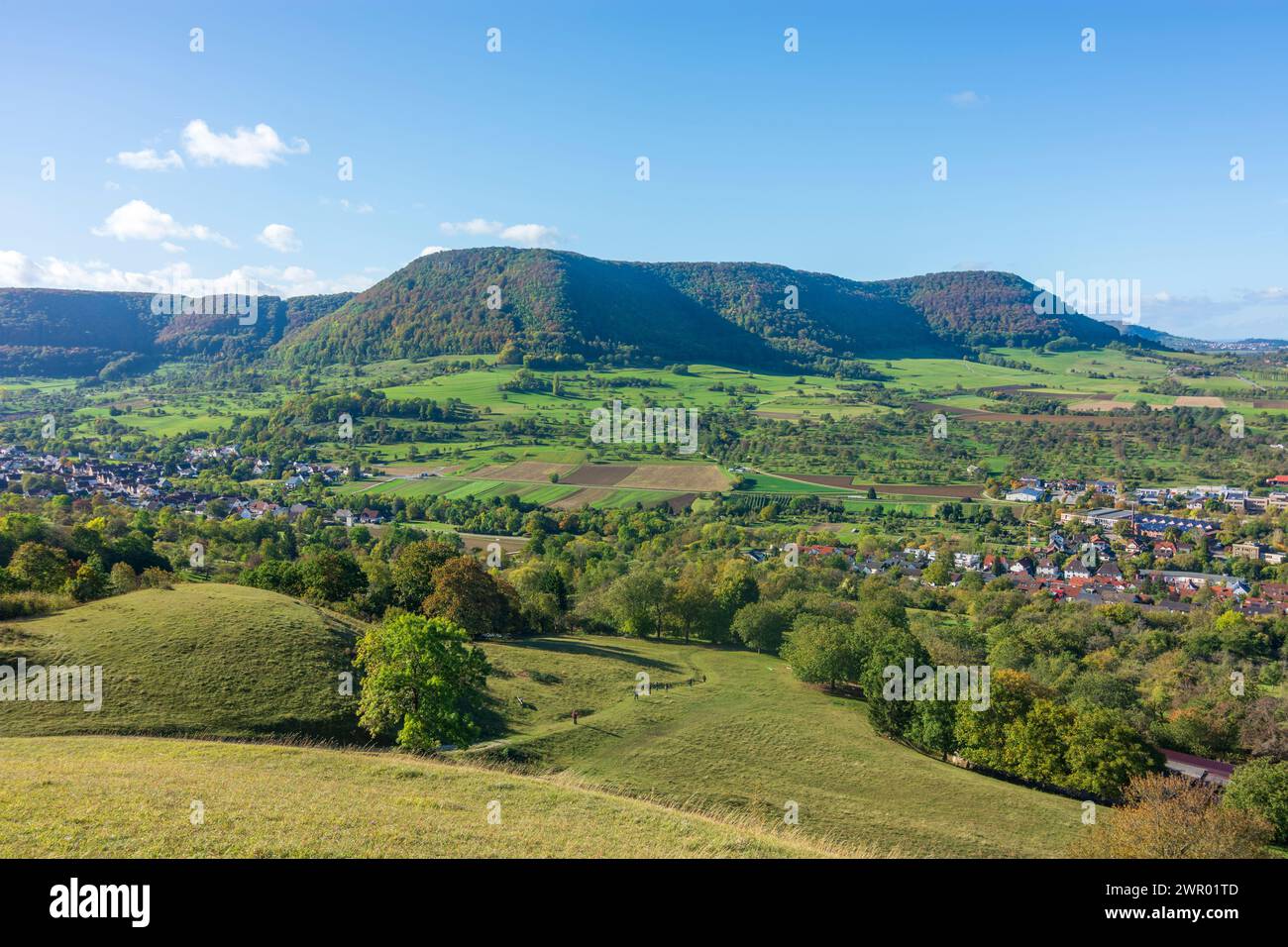 Owen: town Owen (right), Lauter Valley in Schwäbische Alb, Swabian Alb ...