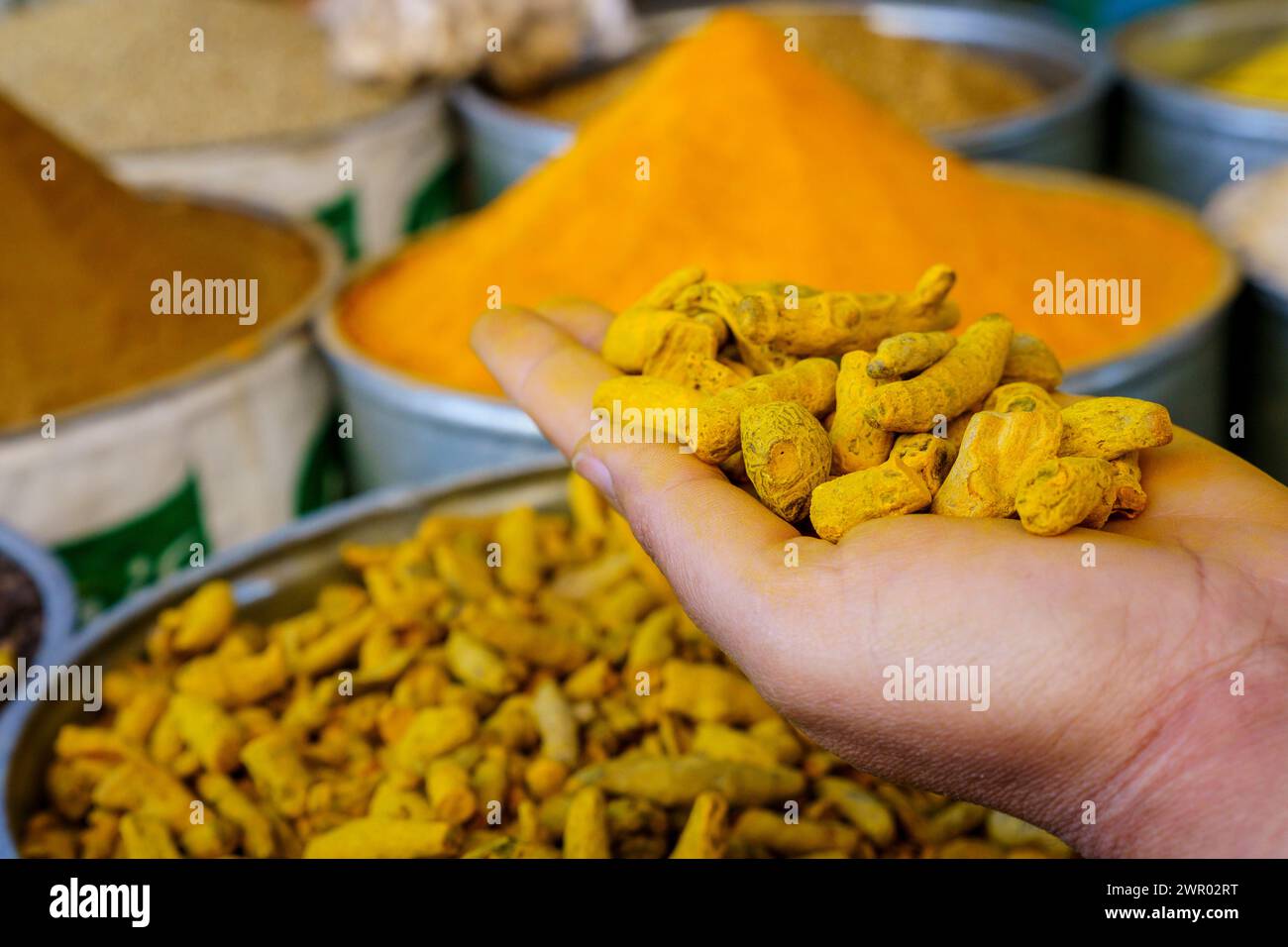 Turmeric root spices sale hi-res stock photography and images - Alamy