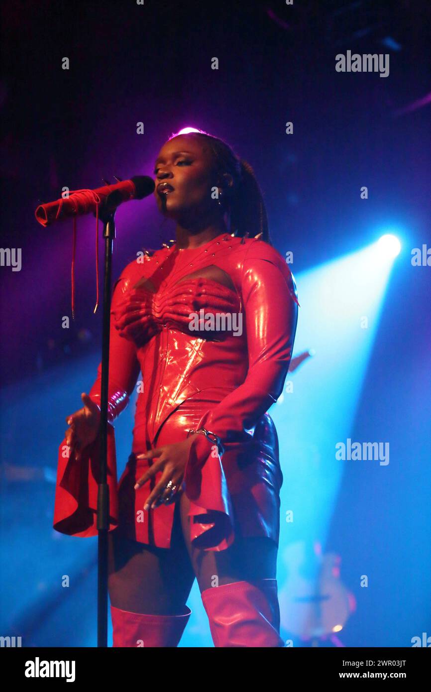 Ama Serwah Genfi alias Amaarae bei einem Konzert im Astra Kulturhaus in ...