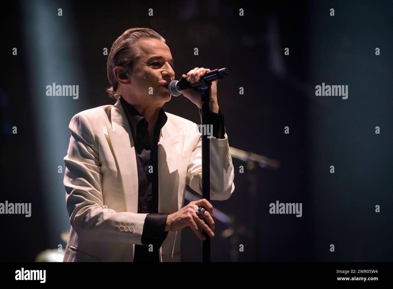 Depeche Mode Dave Gahan - Memento Mori World Tour 2024 - live in der ...