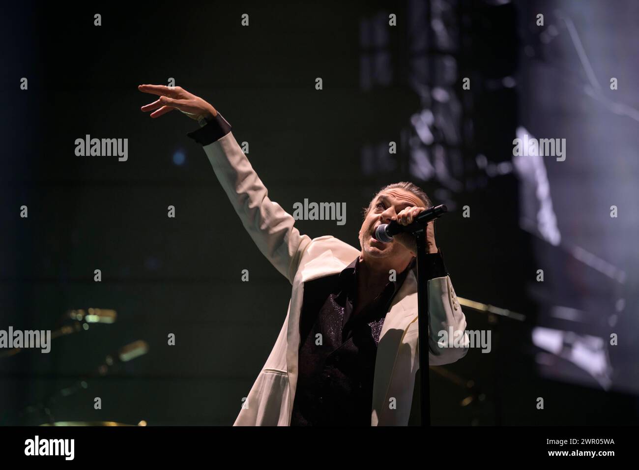 Depeche Mode - Memento Mori World Tour 2024 - live in der Olympiahalle ...