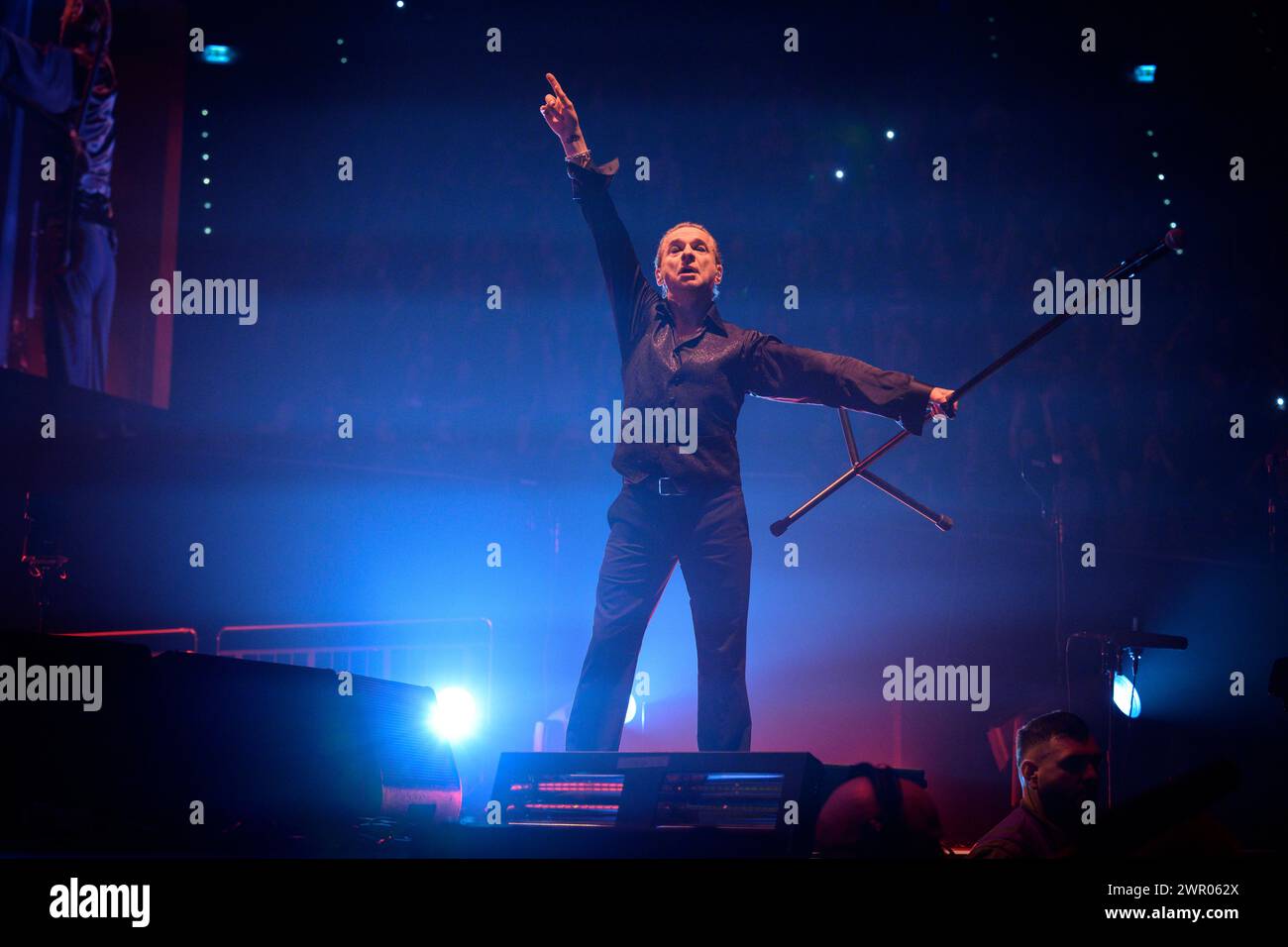 Depeche Mode Dave Gahan - Memento Mori World Tour 2024 - live in der ...