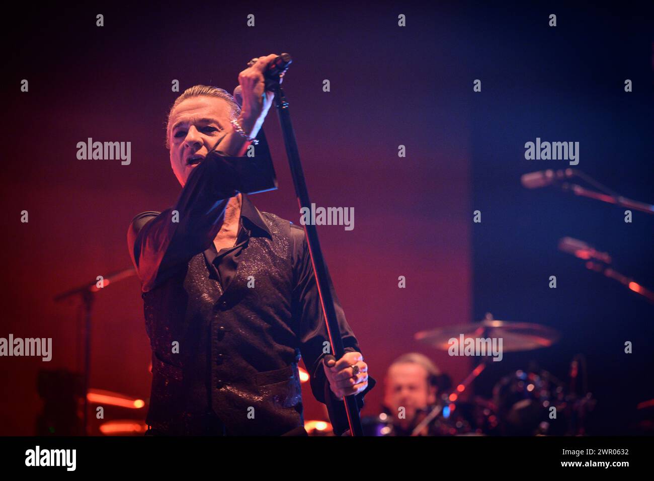 Depeche Mode Dave Gahan - Memento Mori World Tour 2024 - live in der ...