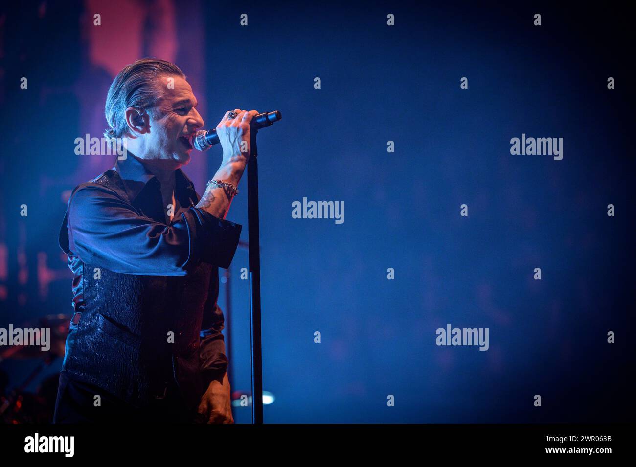 Depeche Mode Dave Gahan - Memento Mori World Tour 2024 - live in der ...
