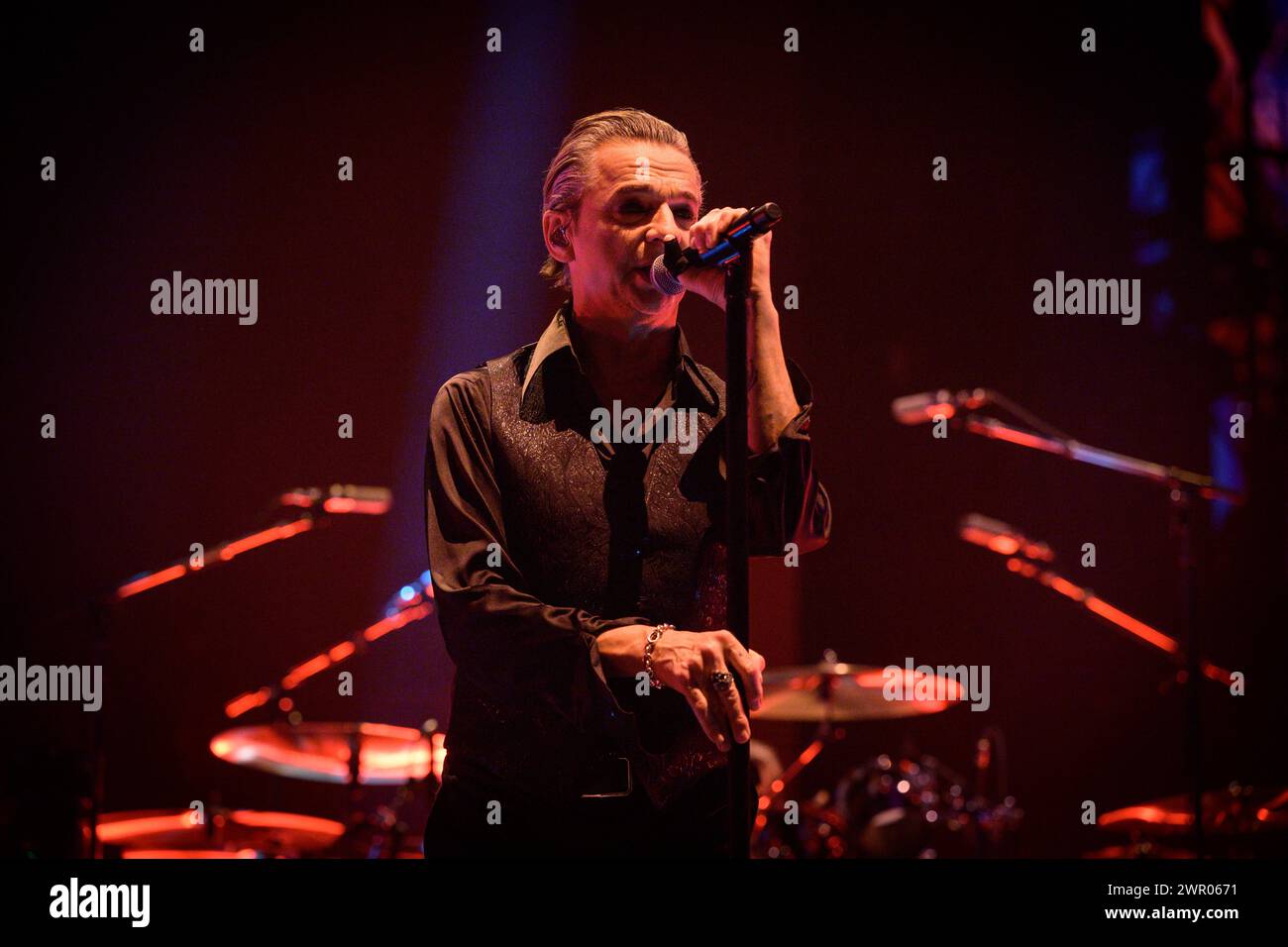 Depeche Mode Dave Gahan - Memento Mori World Tour 2024 - live in der ...