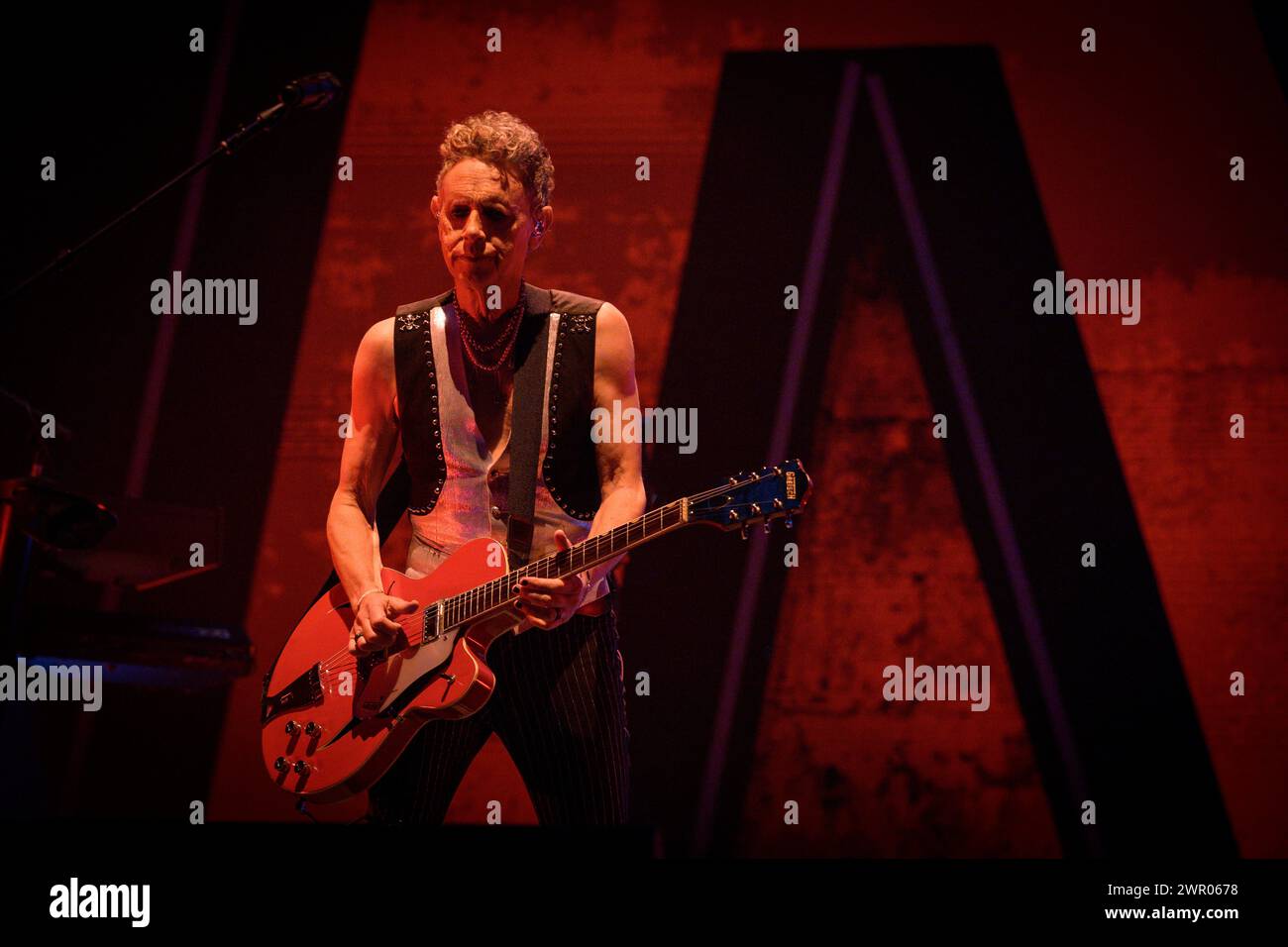 Depeche Mode Martin Gore - Memento Mori World Tour 2024 - live in der ...