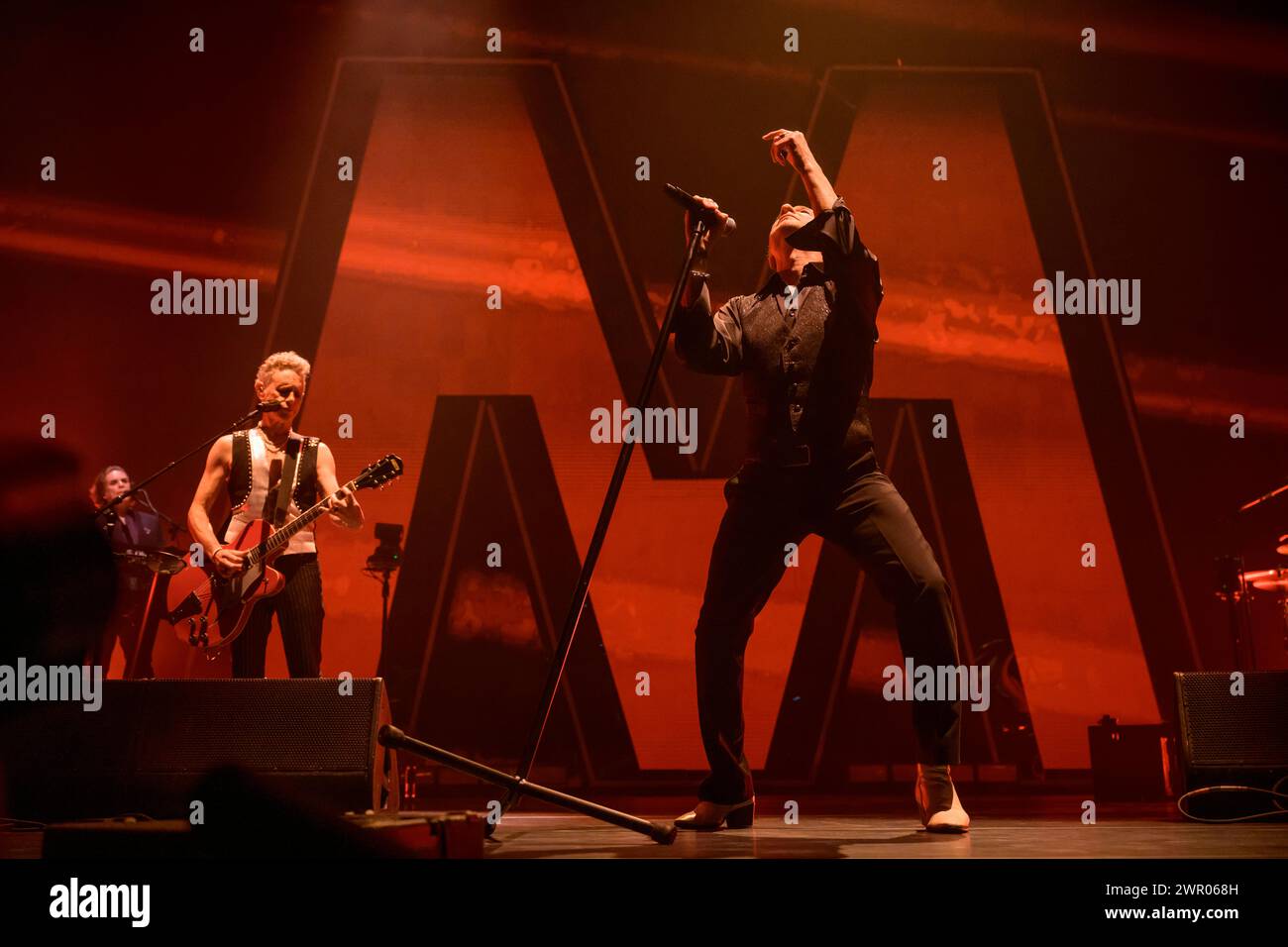Depeche Mode - Memento Mori World Tour 2024 - live in der Olympiahalle ...