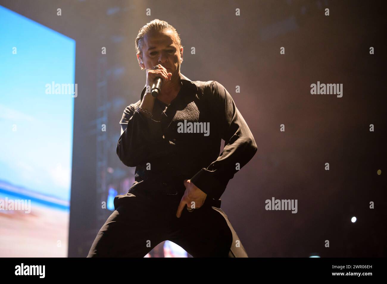 Depeche Mode - Memento Mori World Tour 2024 - live in der Olympiahalle ...