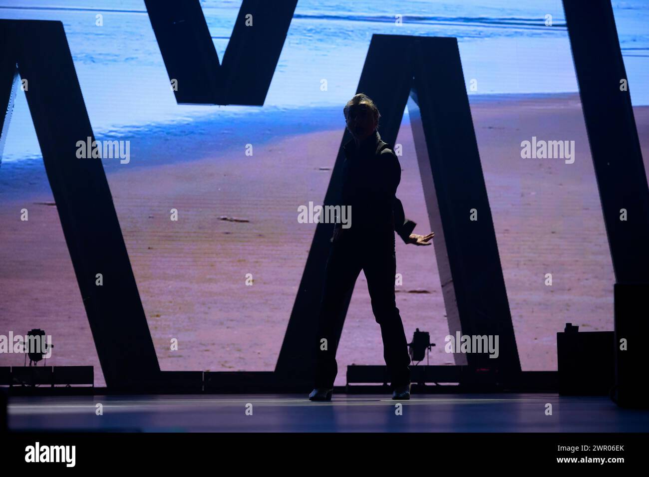 Depeche Mode - Memento Mori World Tour 2024 - live in der Olympiahalle ...