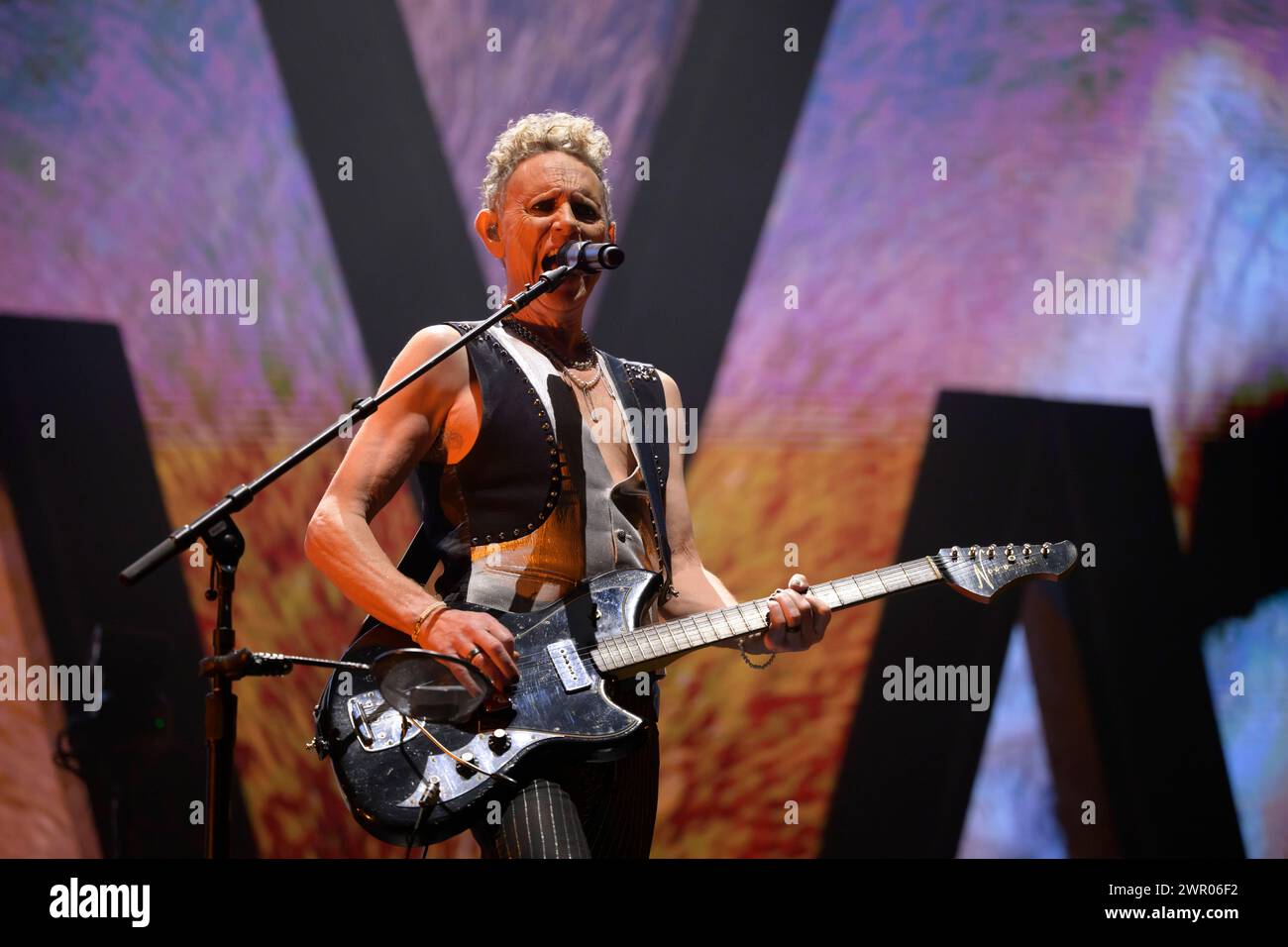 Depeche Mode Martin Gore - Memento Mori World Tour 2024 - live in der ...