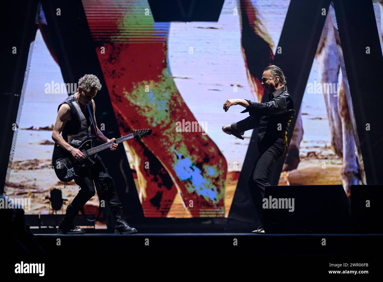 Depeche Mode - Memento Mori World Tour 2024 - live in der Olympiahalle ... Depeche Mode - Memento Mori World Tour 2024 - live in der Olympiahalle ...