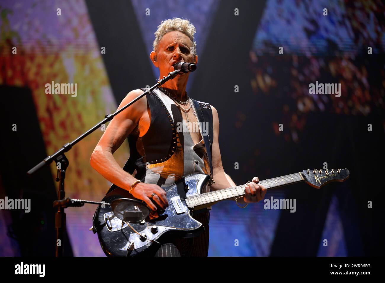 Depeche Mode Martin Gore - Memento Mori World Tour 2024 - live in der ...
