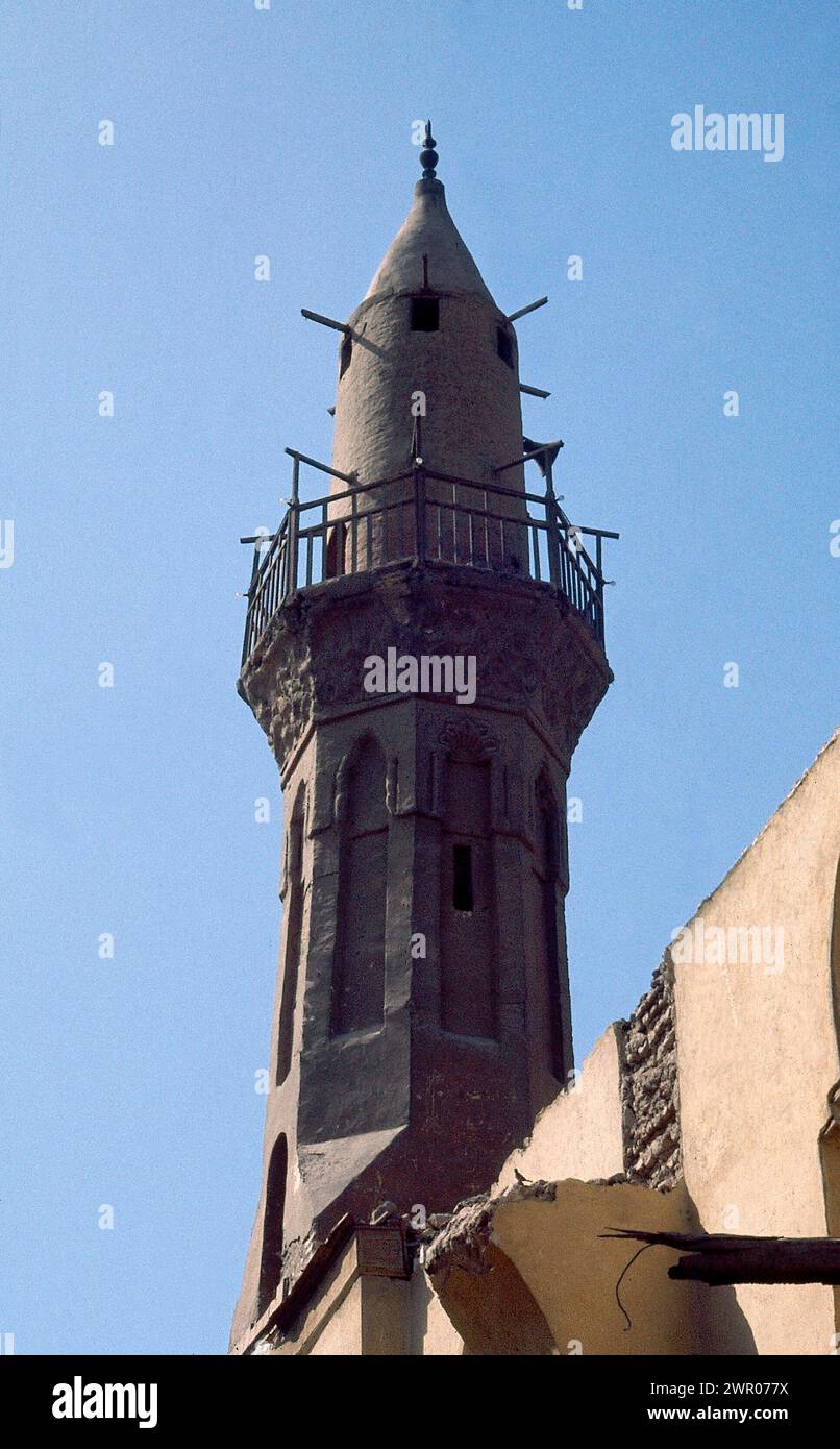 MINARETE DE UNA MEZQUITA. Location: EXTERIOR. KAIRO. EGYPT Stock Photo ...