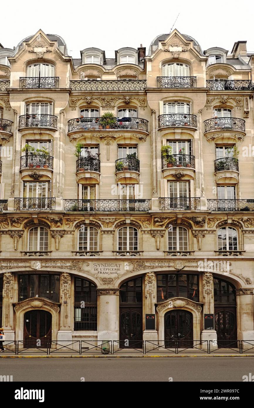 Perspective view rue de hi-res stock photography and images - Alamy