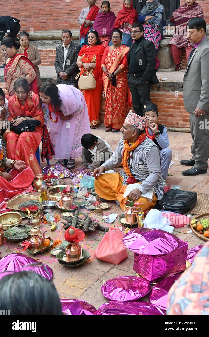 Newari couple hi-res stock photography and images - Alamy