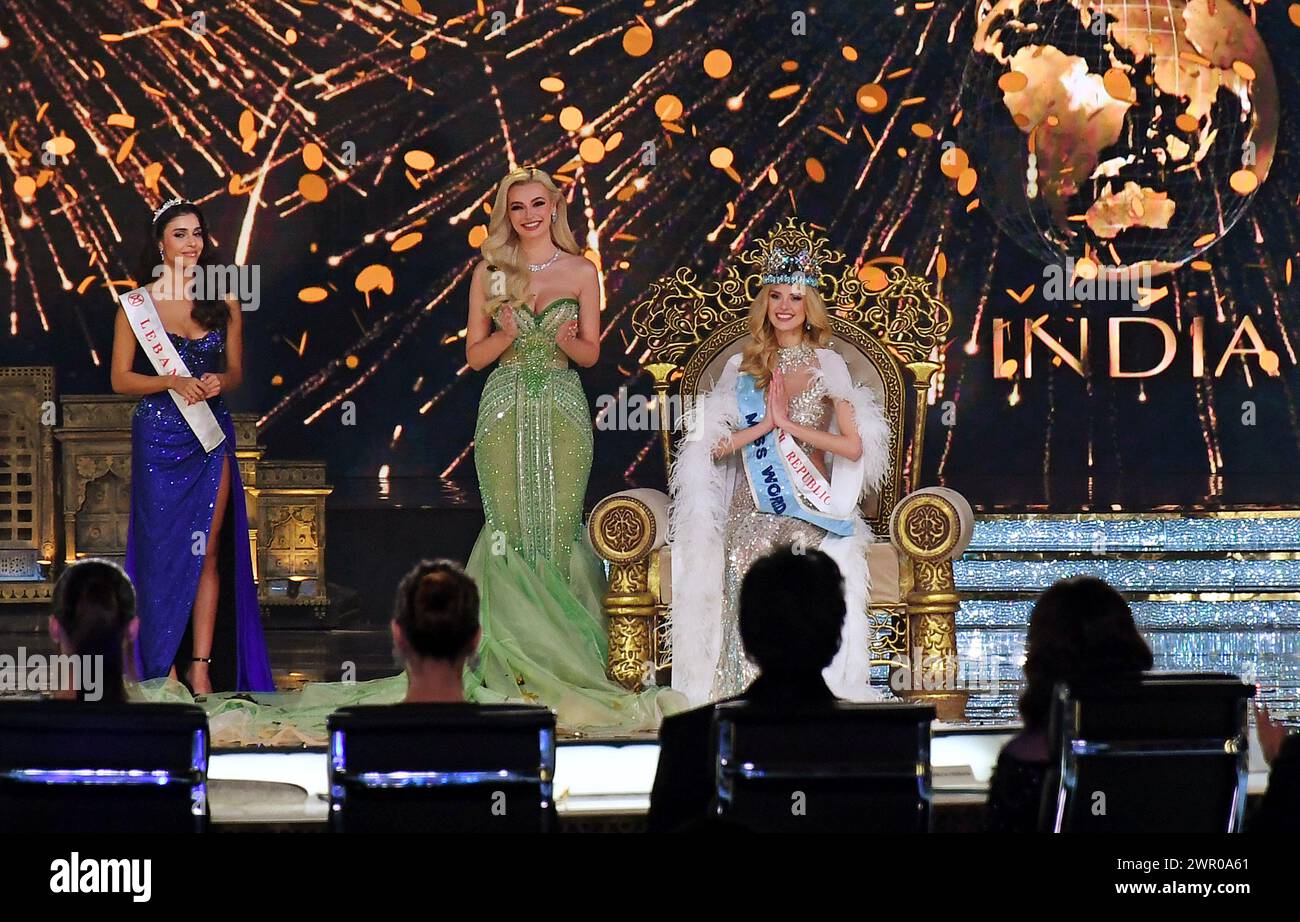 L-R Lebanon's Yasmina Zaytoun looks on as Poland's reigning Miss World ...