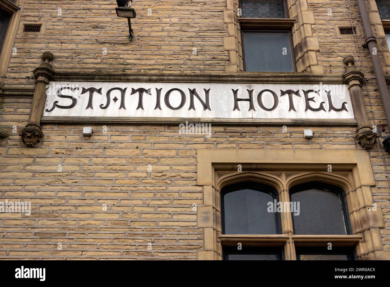 Station Hotel sign. Hibson Road, Nelson Stock Photo - Alamy