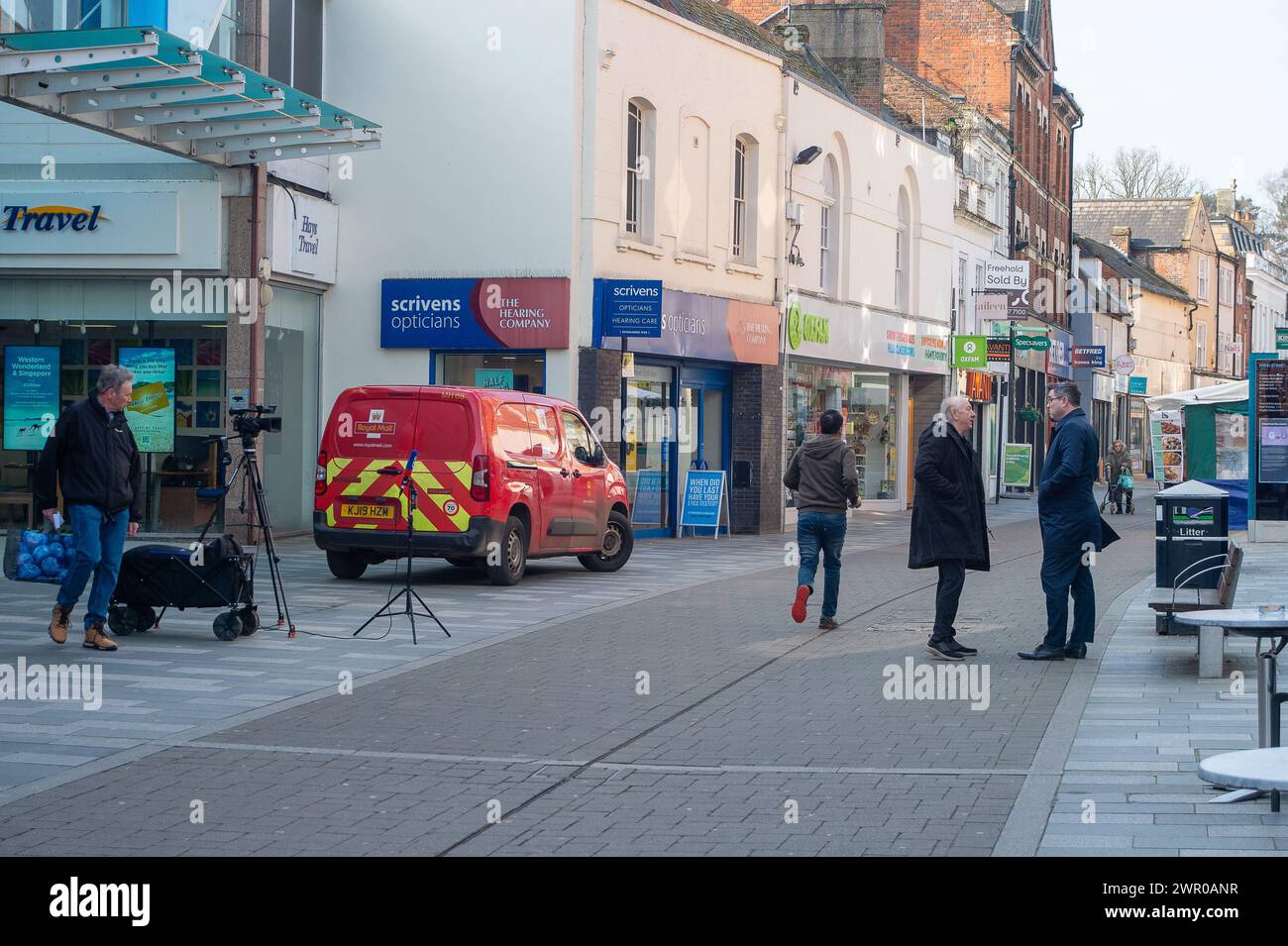 Maidenhead, Berkshire, UK. 8th March, 2024. Shoppers were out and about ...